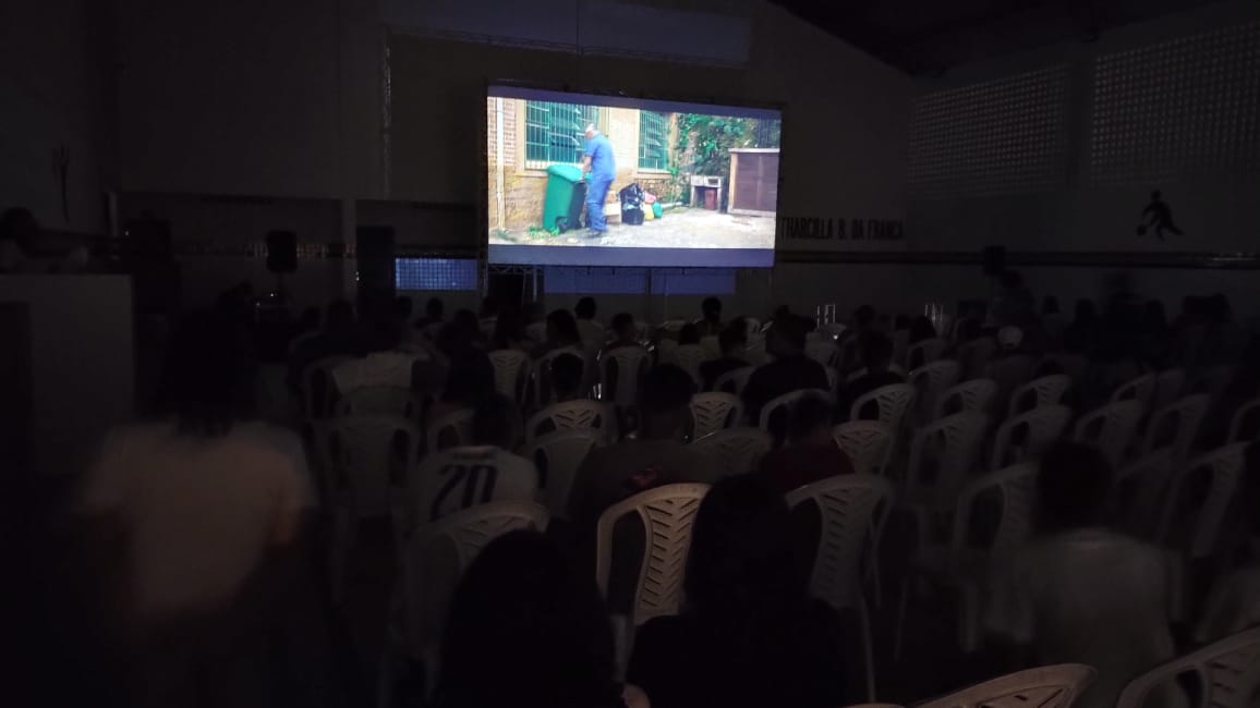Cine ECA TV tem primeira sessão em escola municipal no Grotão com ...